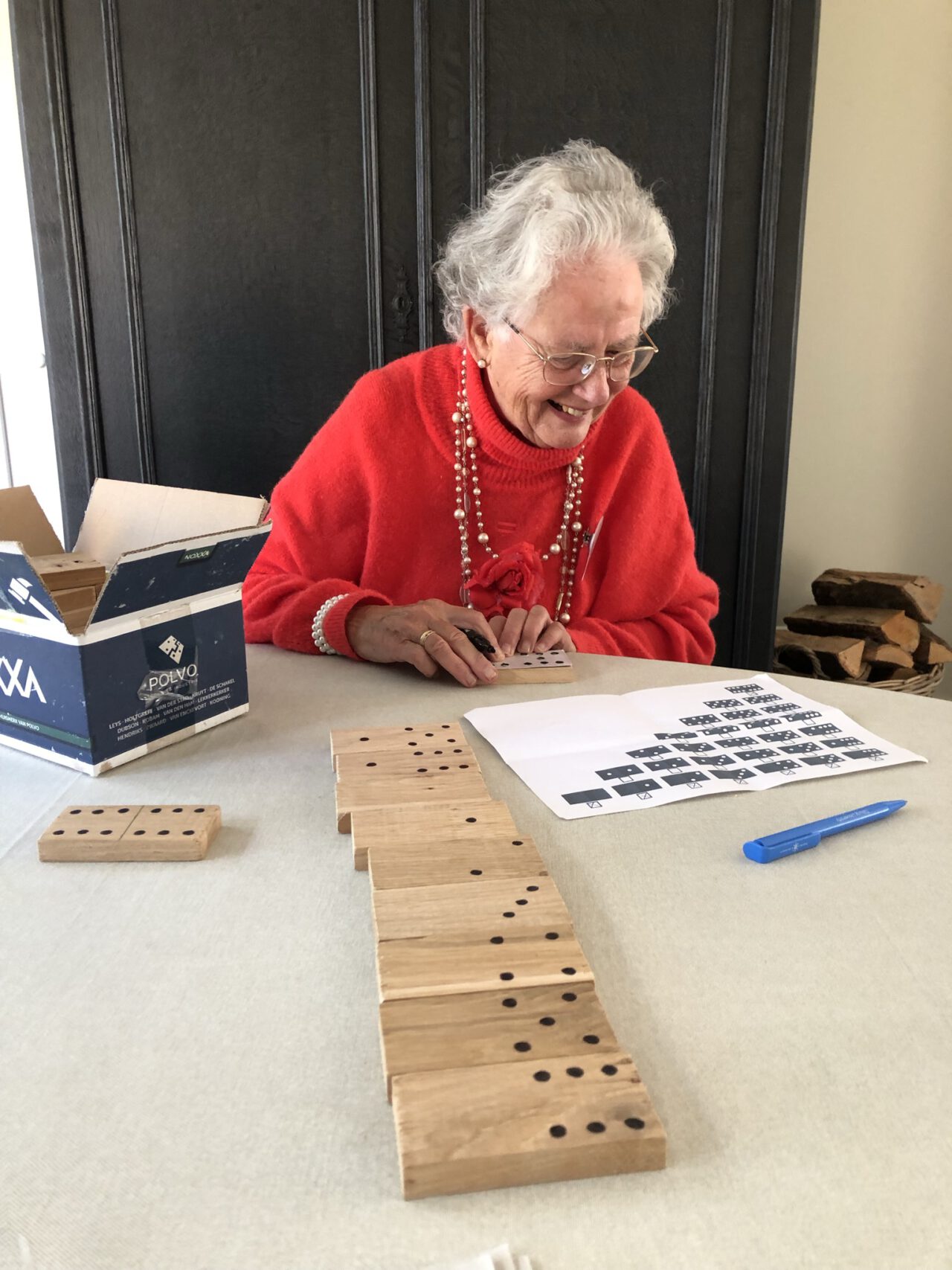Eiken houten dominospel van eigen hand / Huize Hedi